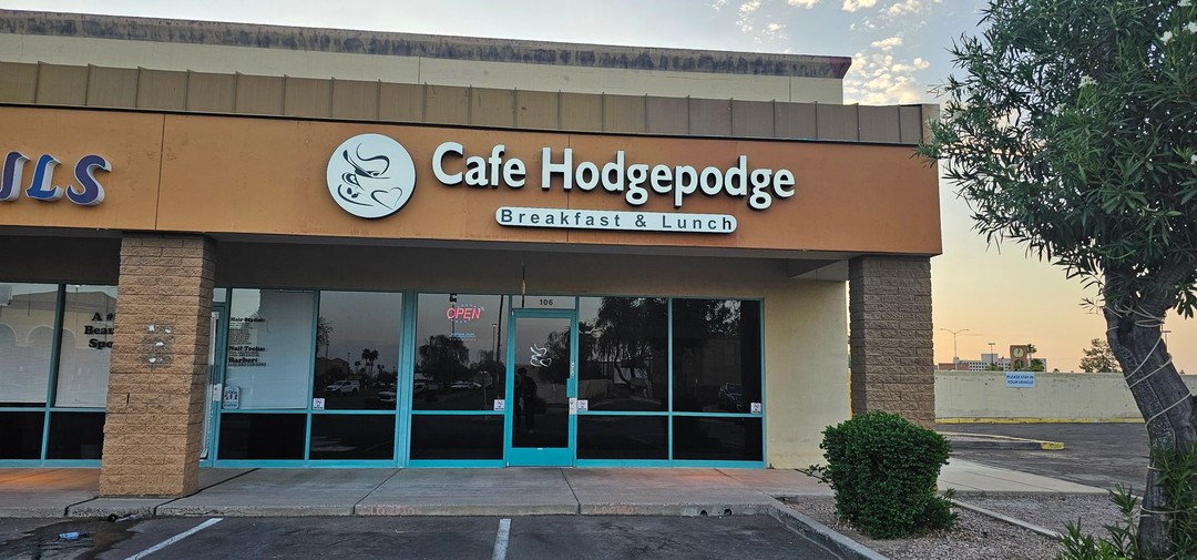 Cozy Café Retreat: Enjoy Coffee, Community, Creativity